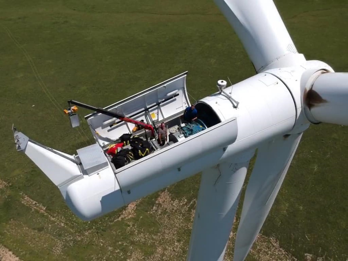 Technostrobe | Obstruction lights for tall towers in broadcasting ...